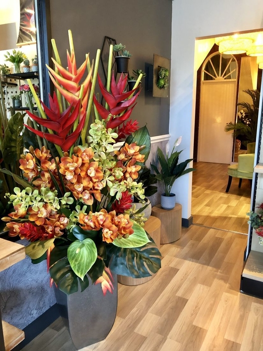 Extra large tropical arrangement